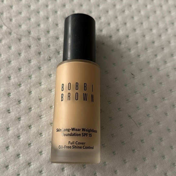 Bobbi Brown | Makeup | Bobby Brown Skin Long Wear Weightless Foundation ...